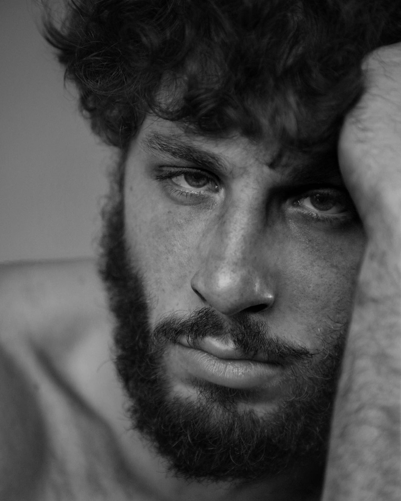 Tomber des nu(e)s : Marc Martin poursuit l’obsession Mathis Chevalier ...